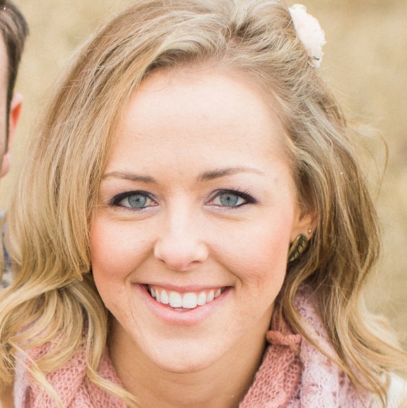 Sarah **posh ambassador*'s Closet (@sarahmariefinds) | Poshmark